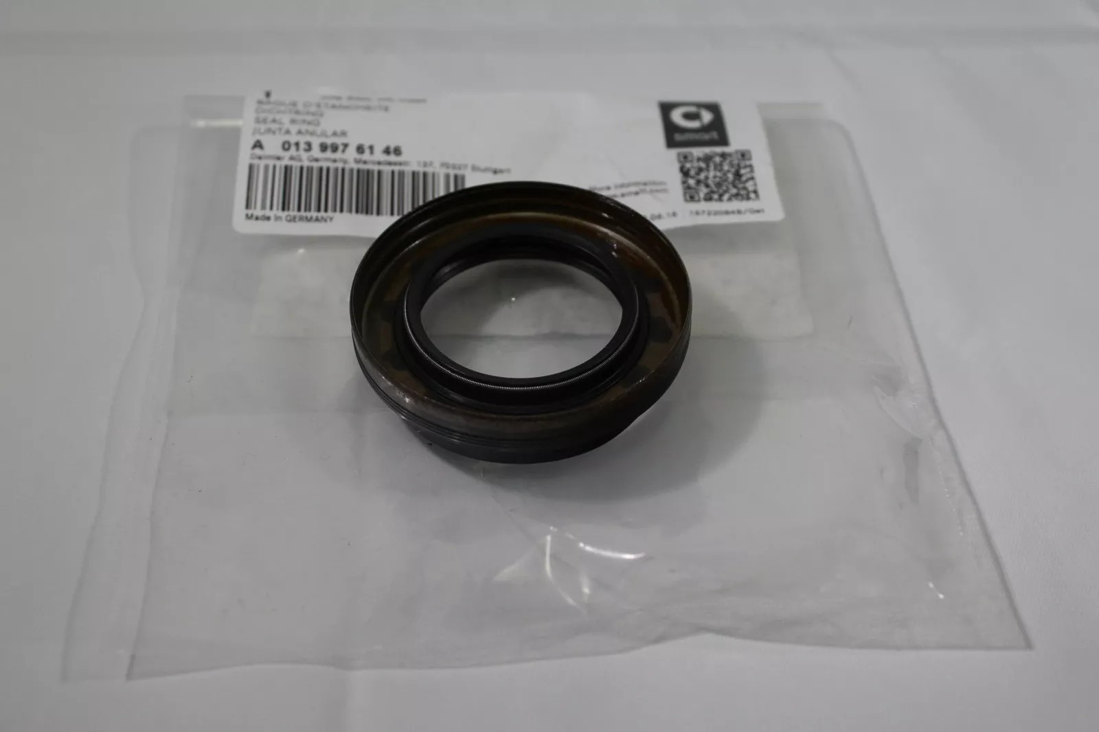 Genuine Smart Fortwo 451 Driveshaft Oil Seal A0139976146
